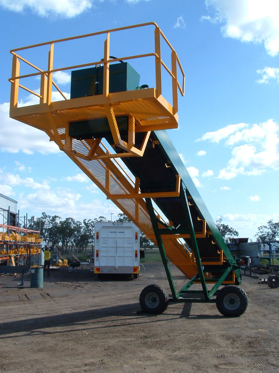 Radial Stackers - Thomas Manufacturing